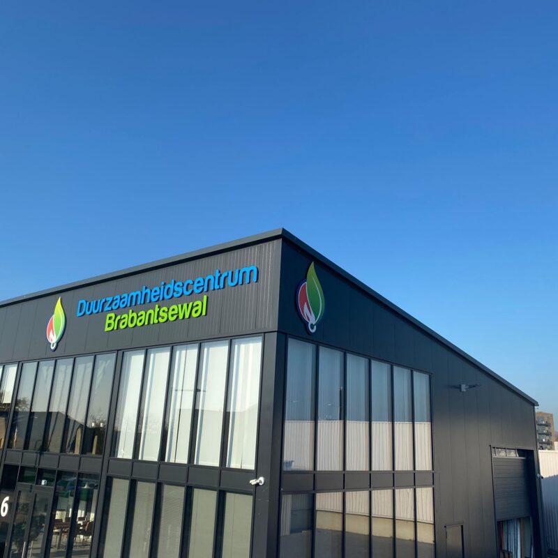 Sign Masters – Échte traditionele signmakers, belettering en gevelreclame